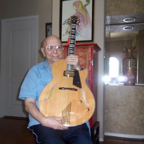 Robert "Bobby" DiNardo • Conti Guitars